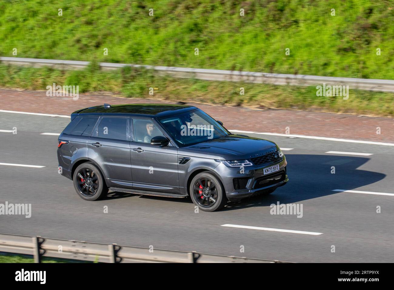 Range rover phev Banque de photographies et d’images à haute résolution ...