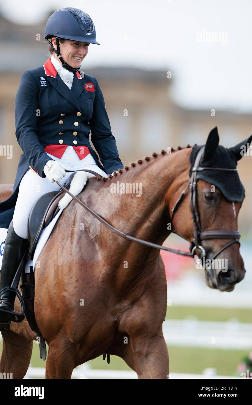 Laura Collett de Grande-Bretagne avec Bling lors du test de dressage au ...