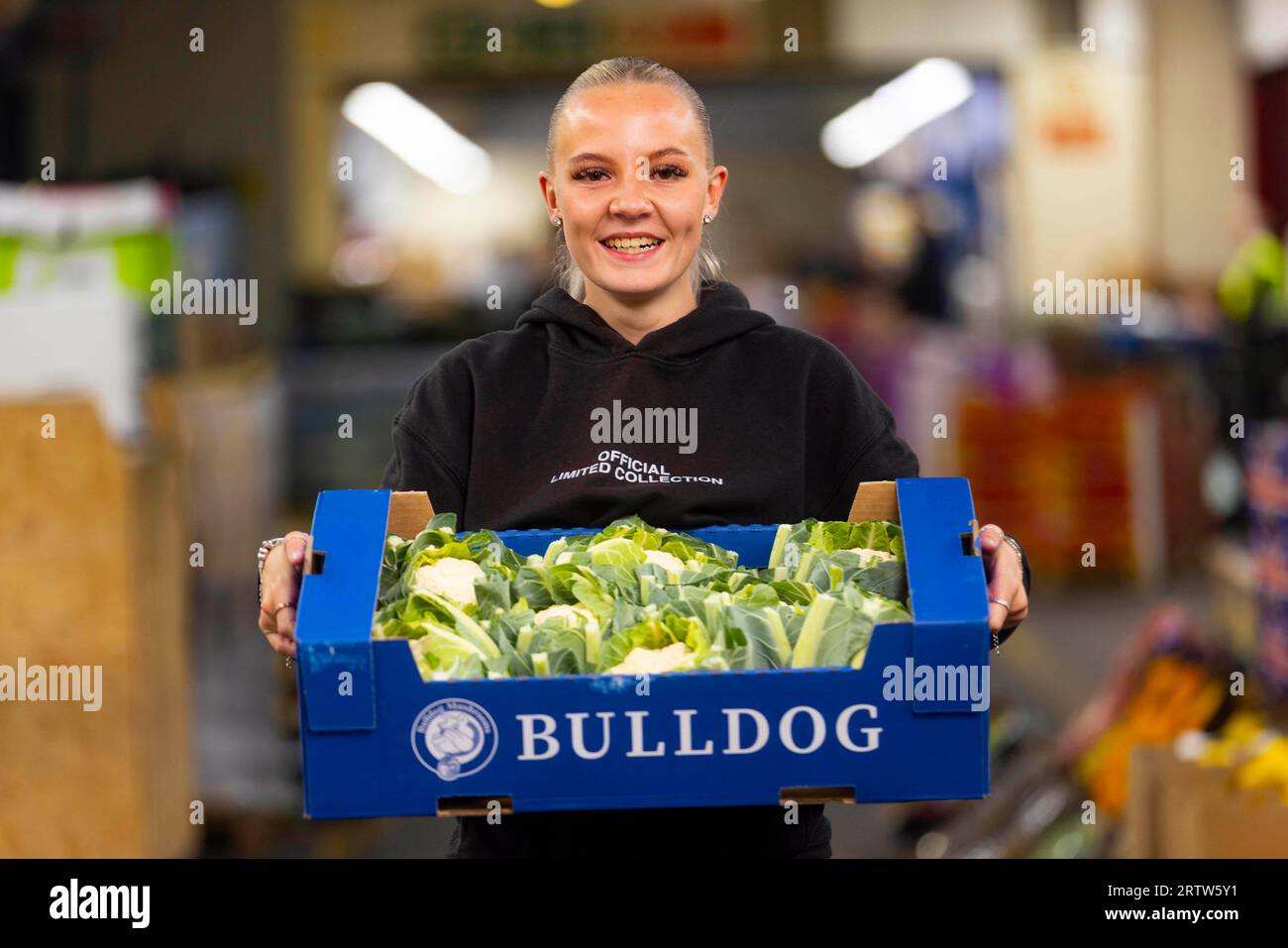 USAGE ÉDITORIAL EXCLUSIF Amelia Patrick de Bruce White Ltd avec des ...