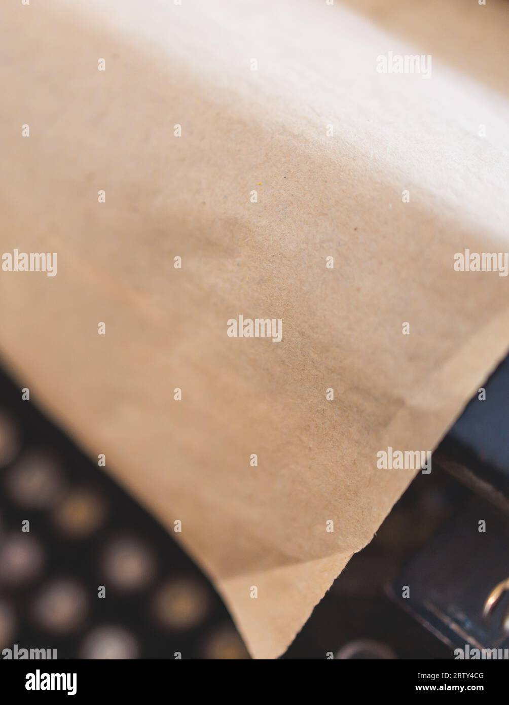 Machine à écrire vintage avec clavier de caractères de l'alphabet ...