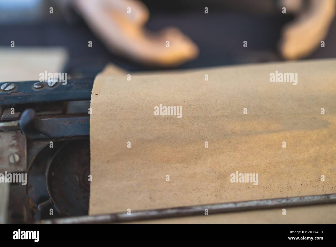 Machine à écrire vintage avec clavier de caractères de l'alphabet ...