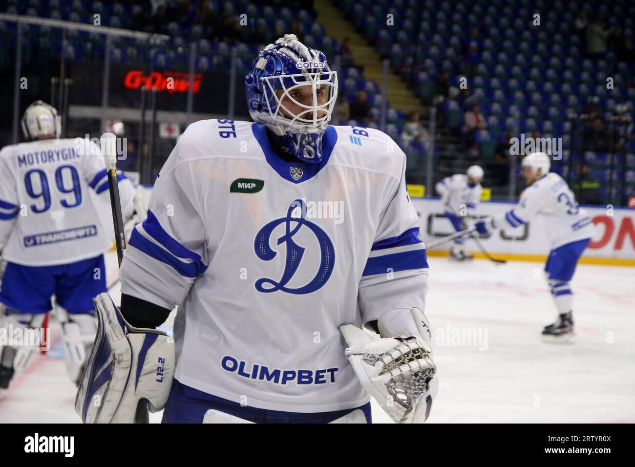 Joueur du Dynamo Hockey Club, Konstantin Volkov (90) vu en action ...