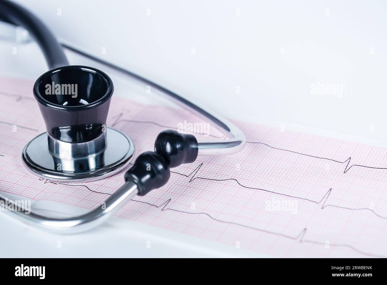 Carta de electrocardiograma Banque de photographies et d’images à haute ...