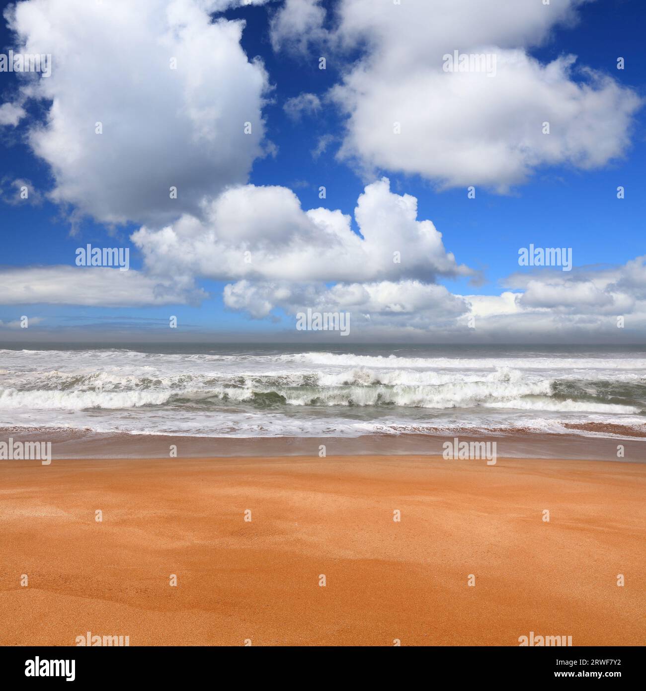 Maroc plage parfaite. Vagues de plage de Lalla Fatna, près de Safi ...