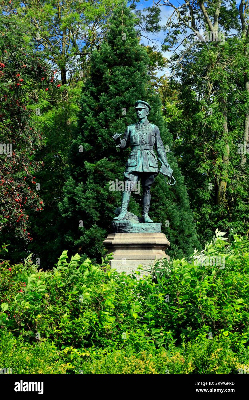 Statue seigneur ninian crichton stuart william goscombe jardins john ...
