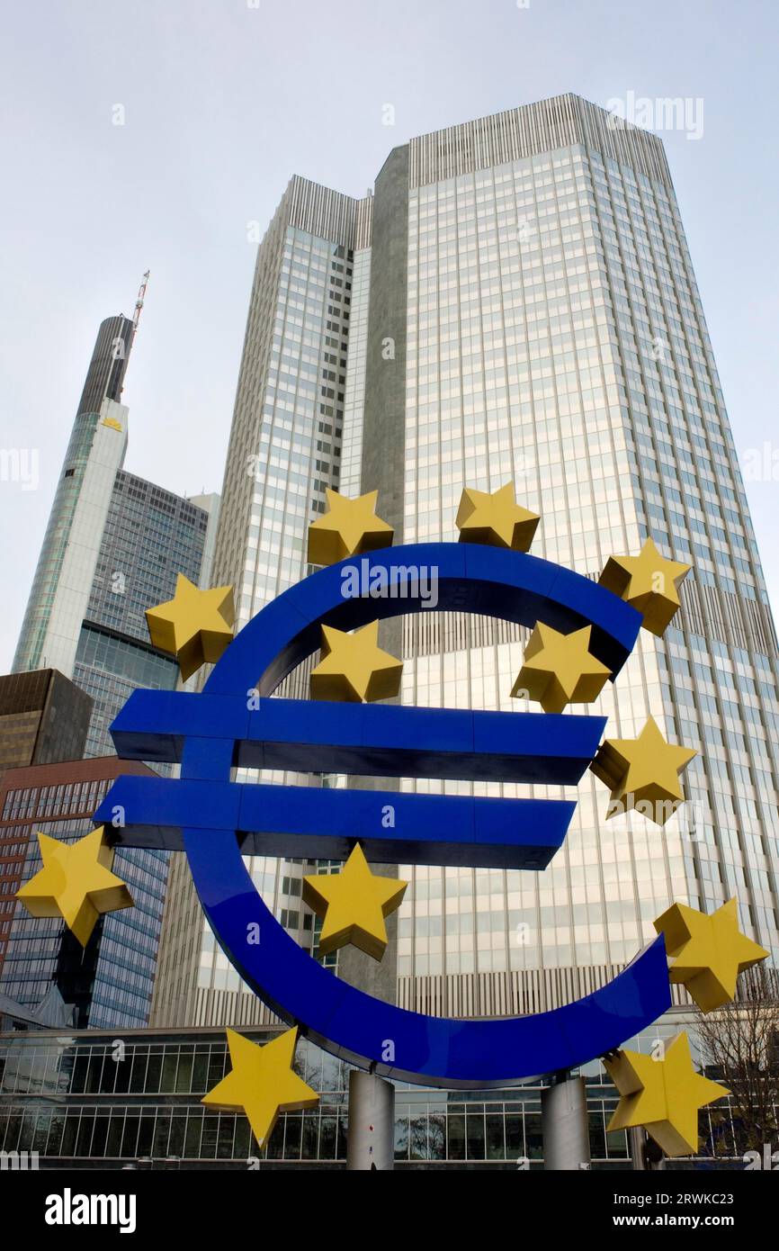 Gratte ciel symbole grand euro Banque de photographies et d’images à ...