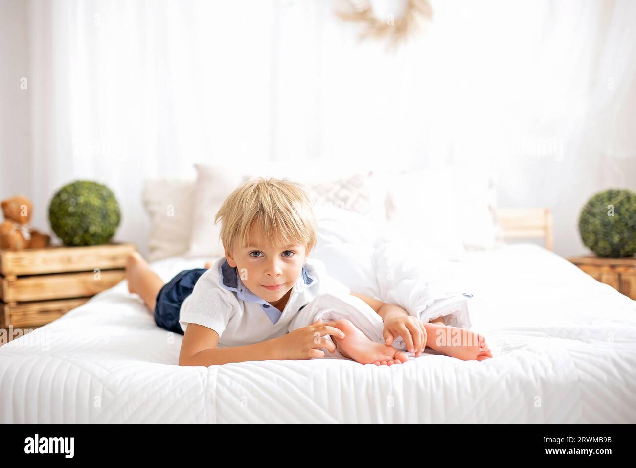 Chatouille pied fille Banque de photographies et d’images à haute ...