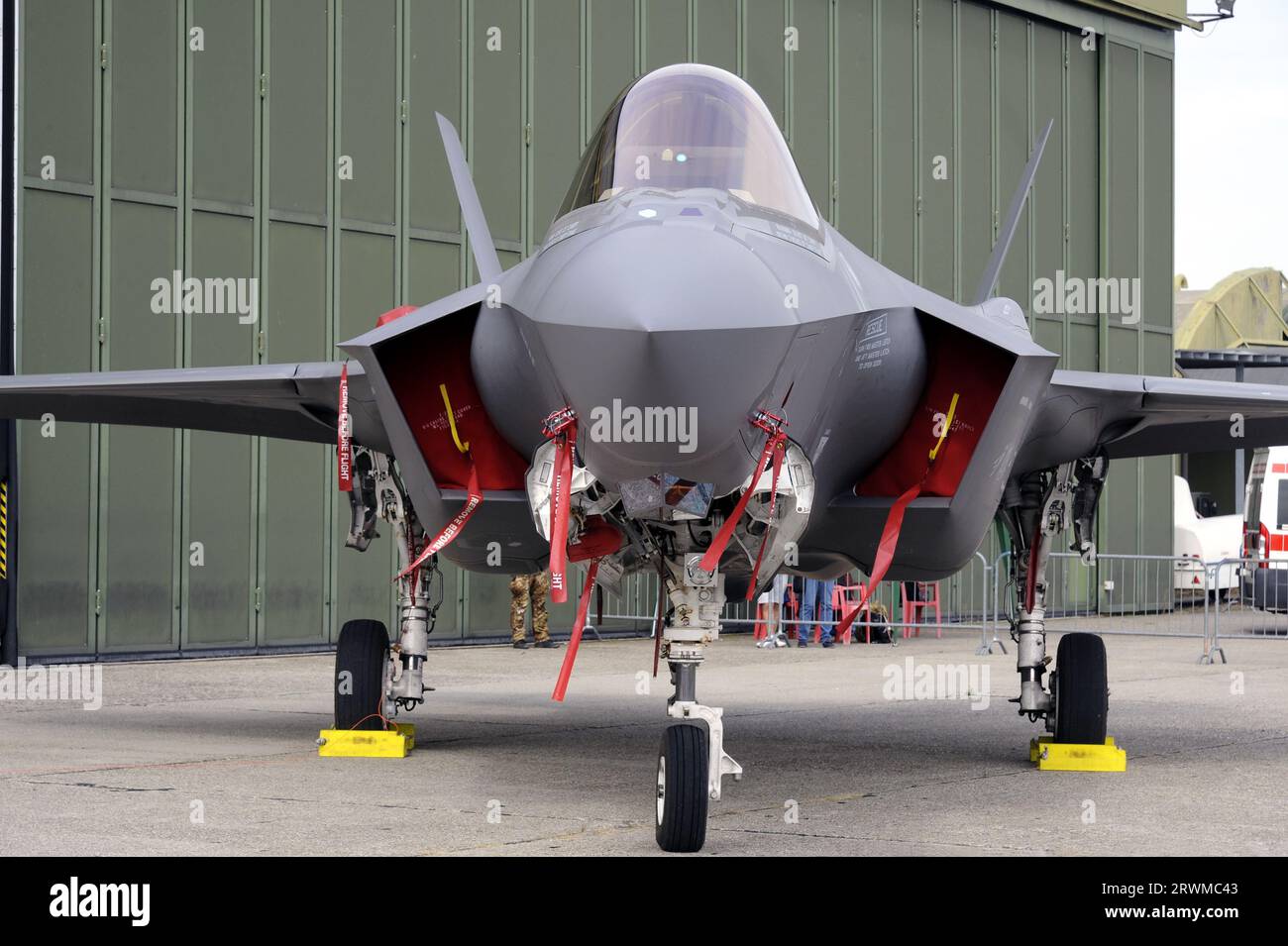 - aeroporto militare di Cameri (Novara), avion Lockheed Martin F-35 ...