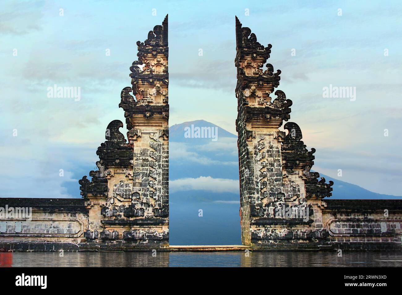 Porte du ciel bali Banque de photographies et d’images à haute ...