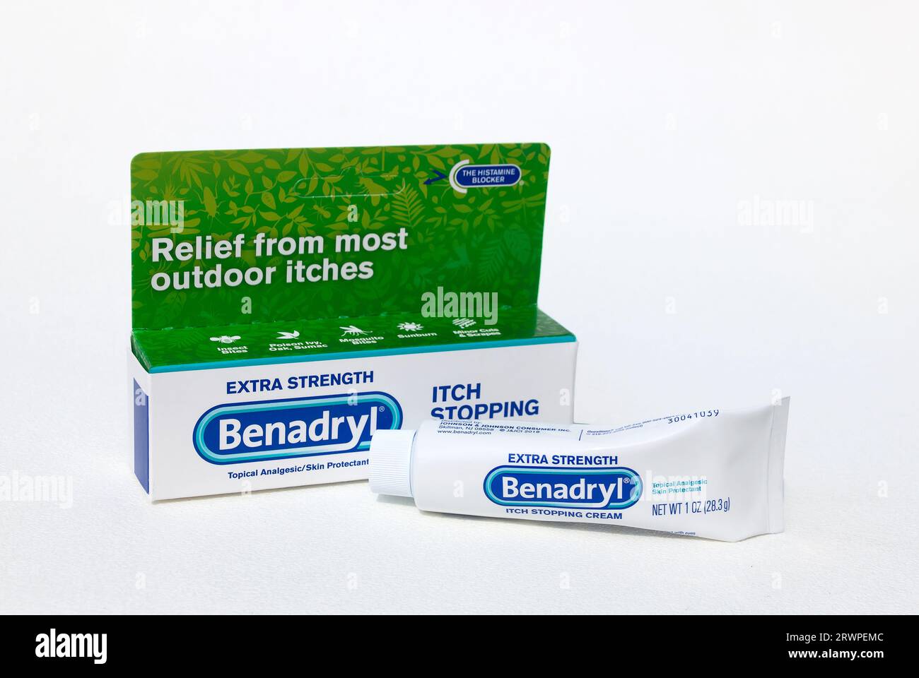 Benadryl Itch Stopping Cream, un analgésique topique en vente libre et ...