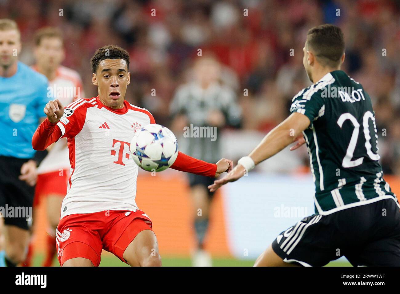 V li jamal musiala fc bayern muenchen Banque de photographies et d’images à haute résolution - Alamy