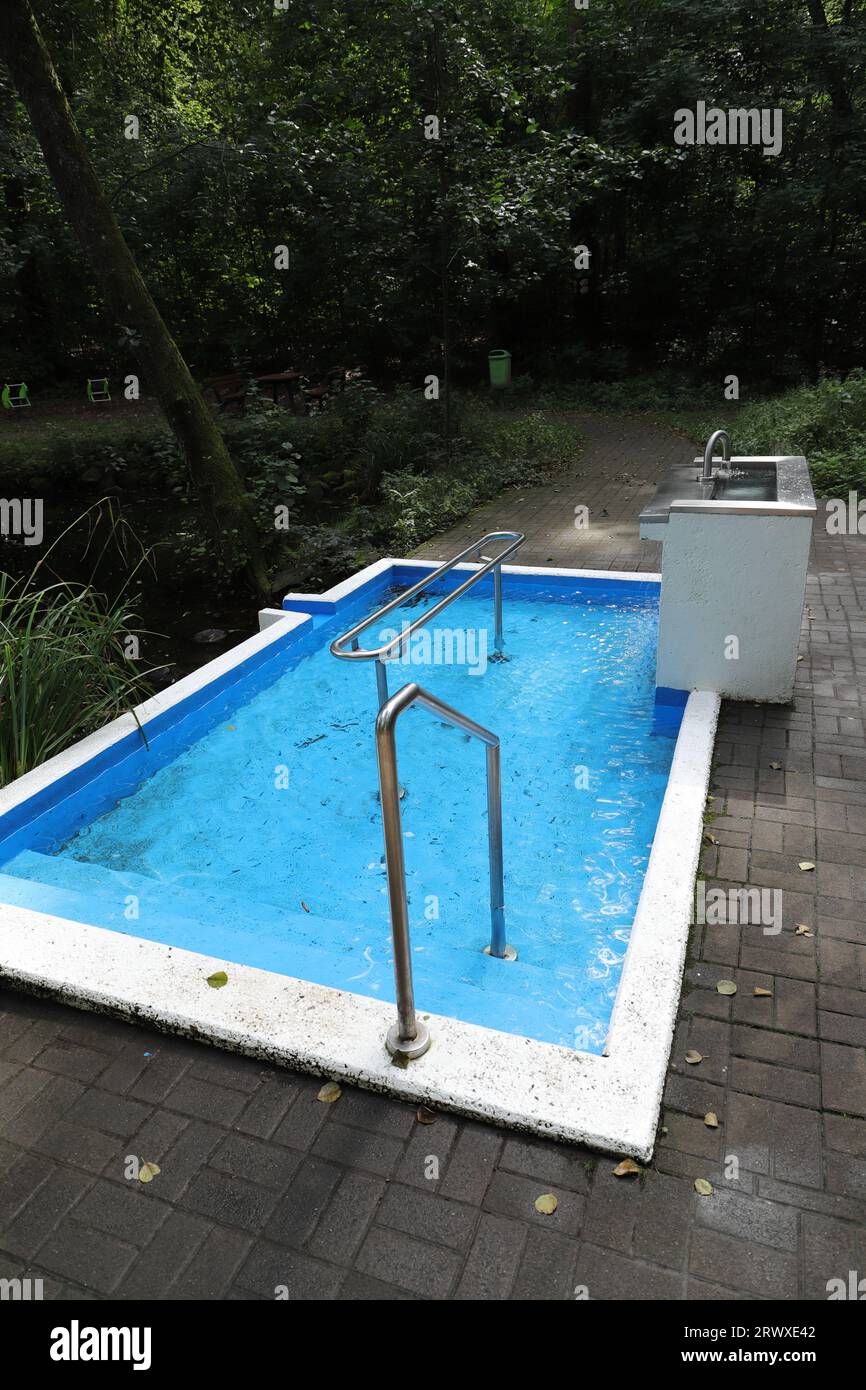 Kneipp basin Banque de photographies et d’images à haute résolution - Alamy