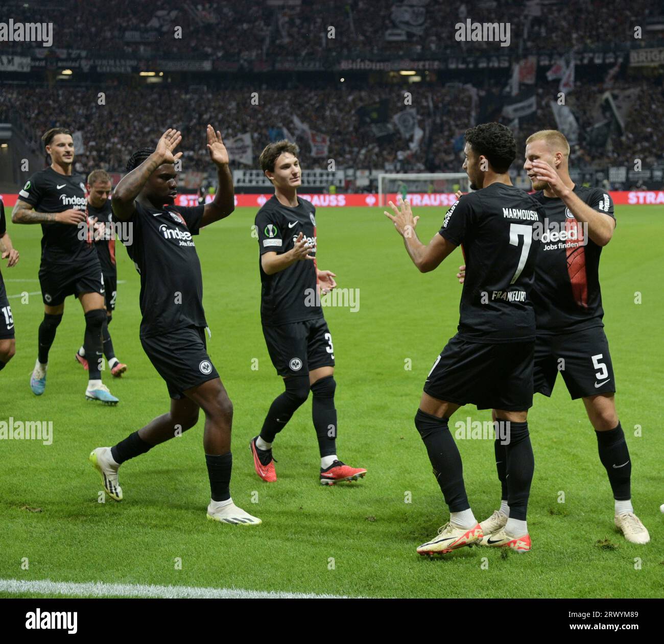 Torjubel von. Omar Marmoush nach seinem Tor zum 1:0 fotografiert beim Fußball Conference League ...