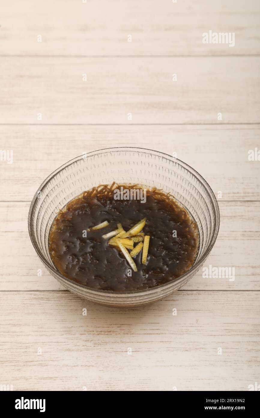 Mozuku seaweed Banque de photographies et d’images à haute résolution ...