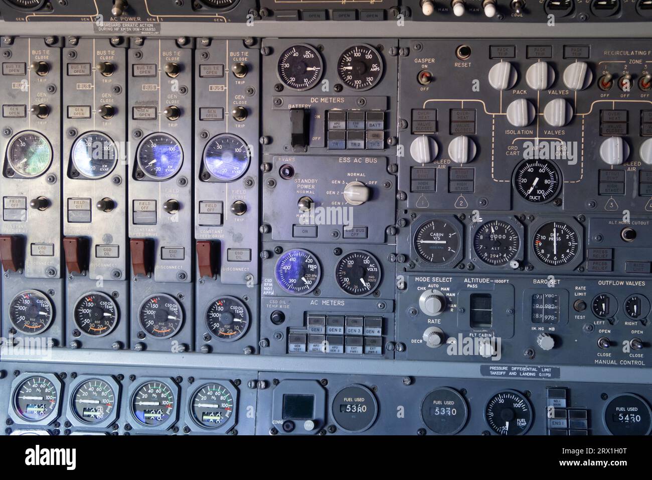 Boeing 747 cockpit Banque de photographies et d’images à haute résolution - Alamy