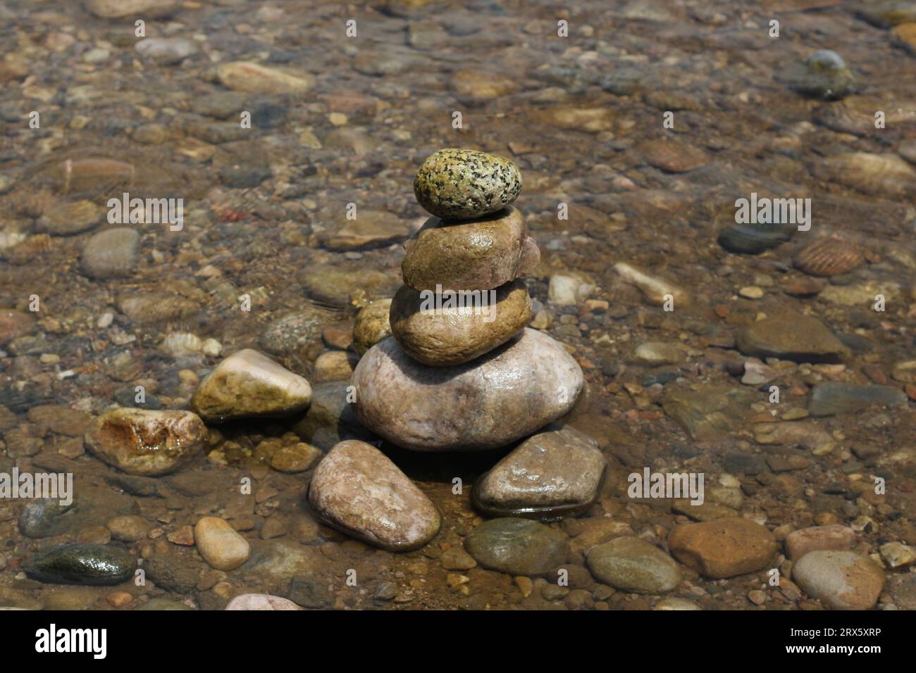 Zen blanc eau blanc galet Banque de photographies et d’images à haute ...