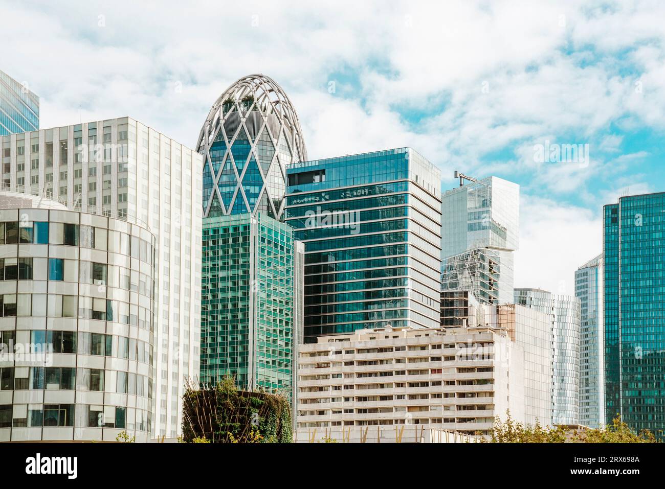 France, Ile-de-France, Paris, gratte-ciel moderne dans le quartier de ...