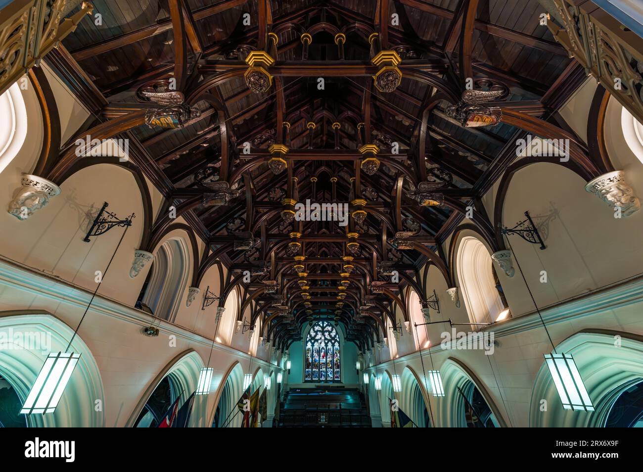 Catholic church interior parish uk Banque de photographies et d’images ...