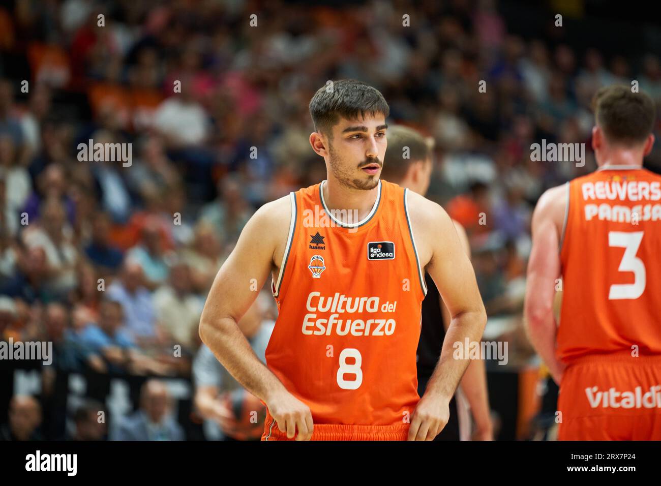 Guillem Ferrando de Valence basket en action lors de la saison ...