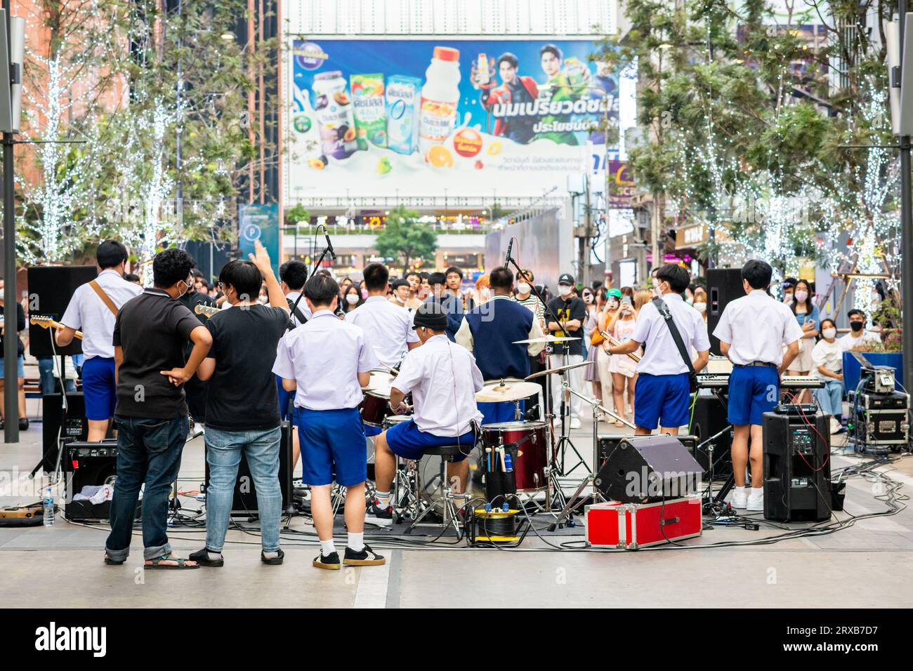Bande scolaire thaïlande Banque de photographies et d’images à haute résolution - Alamy