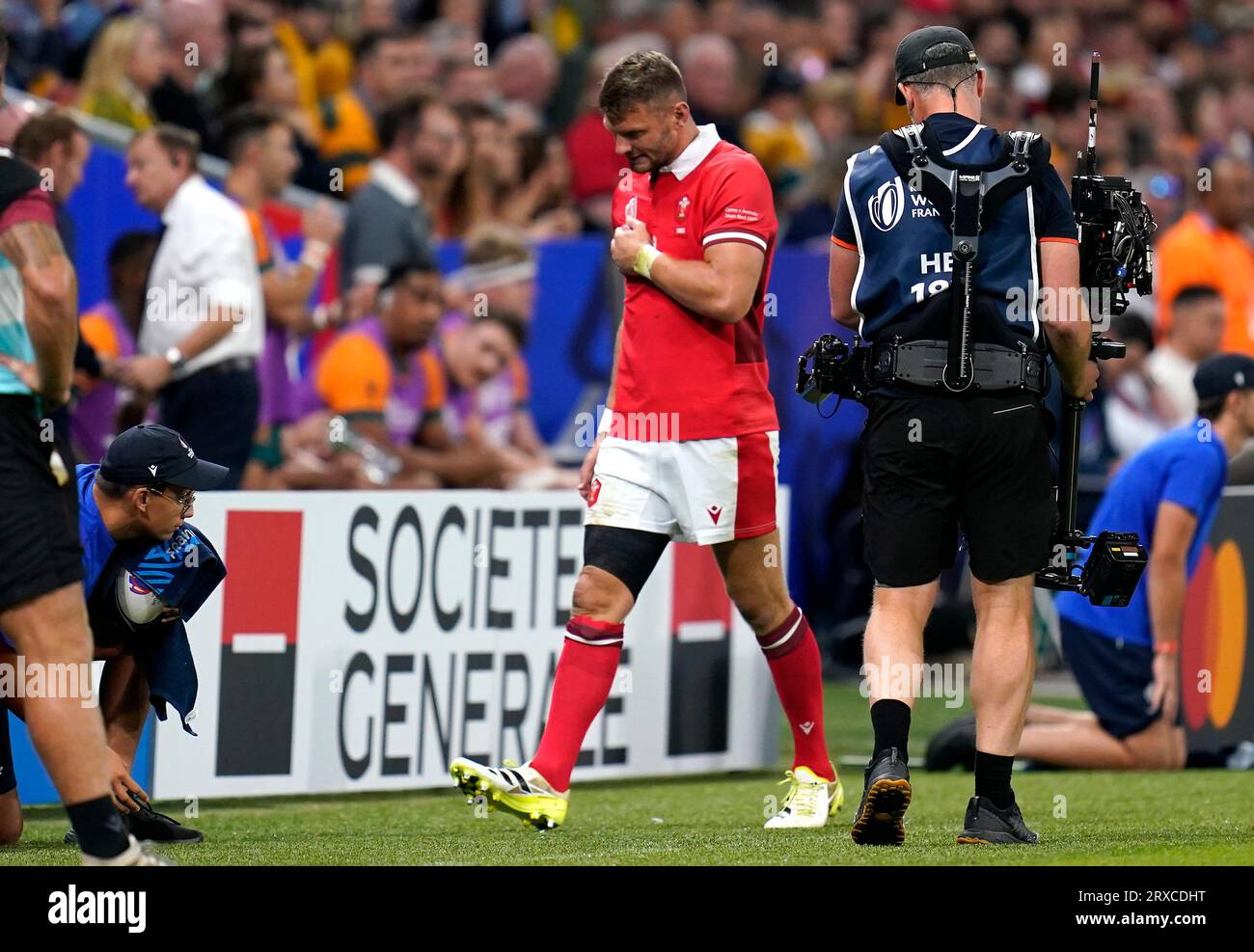 DaN Biggar du pays de Galles quitte le terrain après une blessure ...