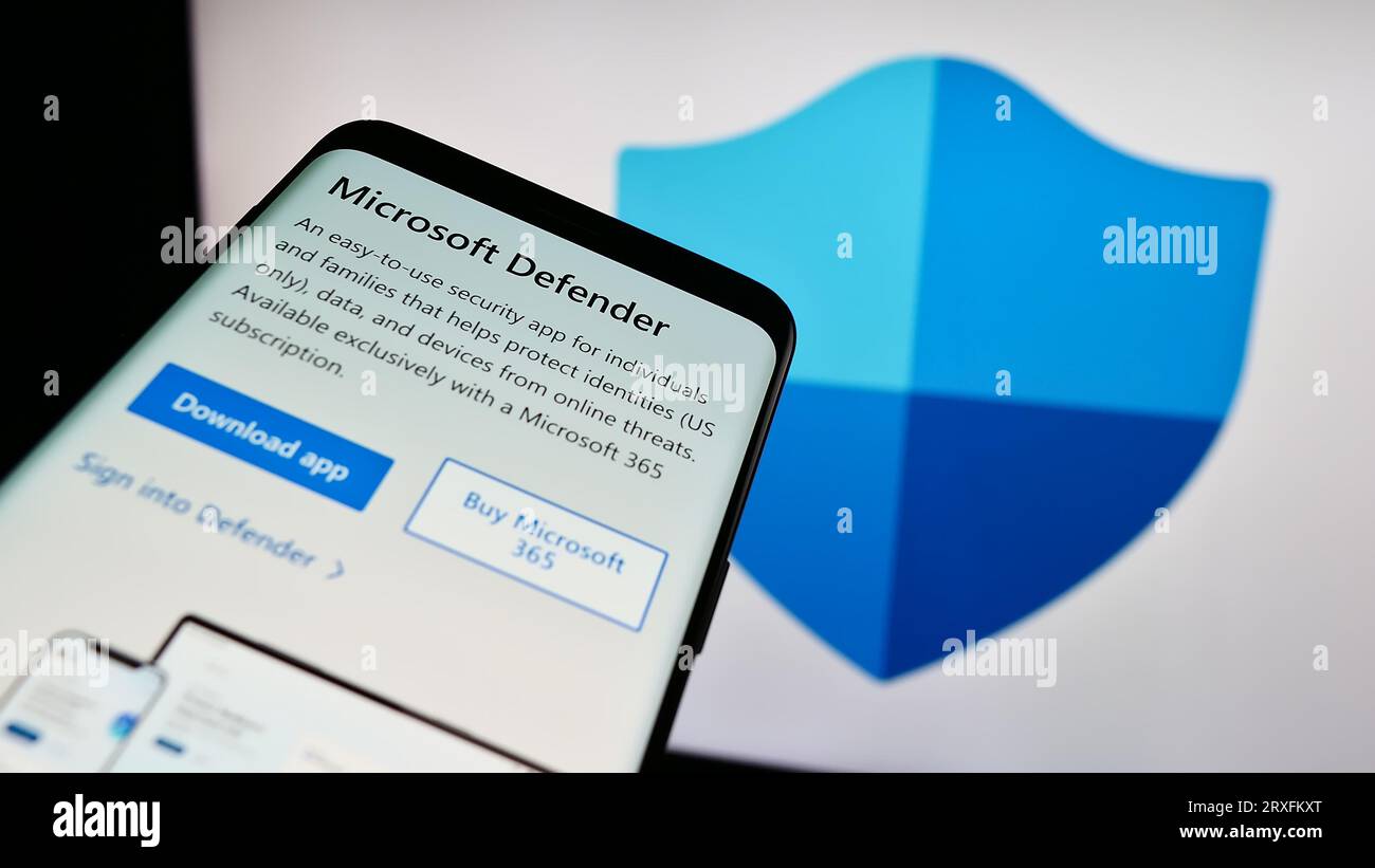Smartphone avec le site Web du logiciel de sécurité Microsoft Defender ...