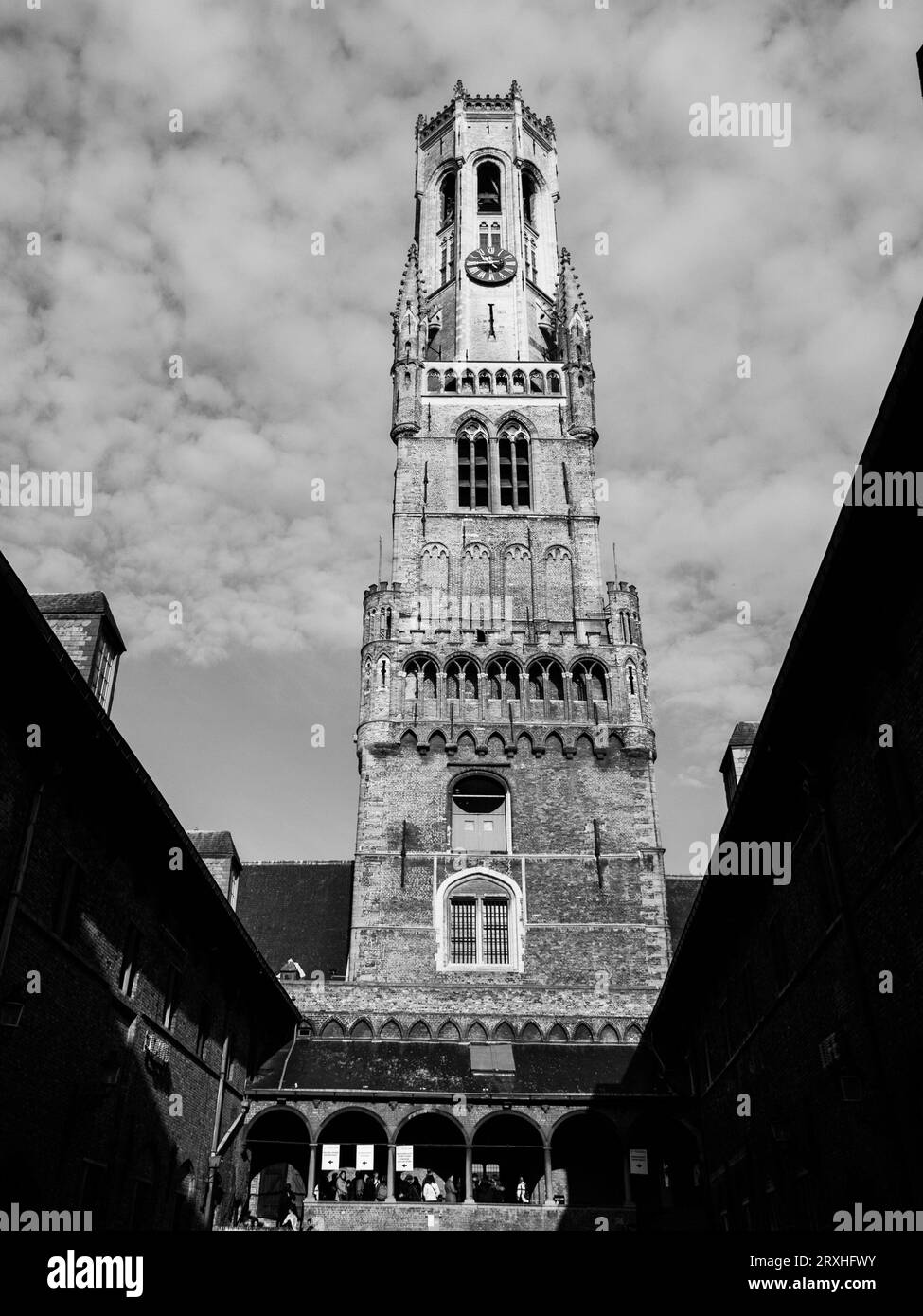 Tour de bruges Banque d'images noir et blanc - Alamy