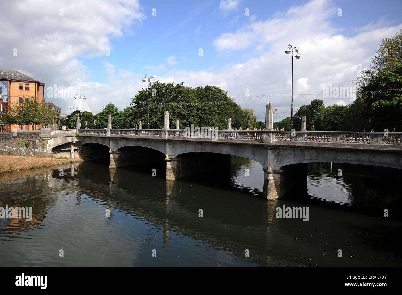 Cardiff bridge Banque de photographies et d’images à haute résolution ...
