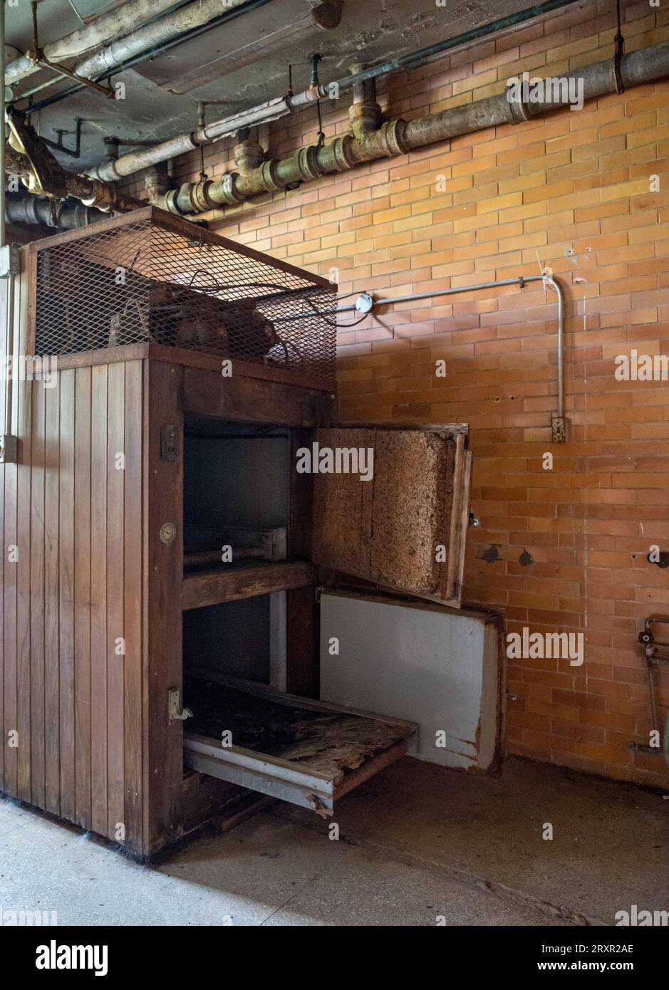 Morgue drawers Banque de photographies et d’images à haute résolution ...