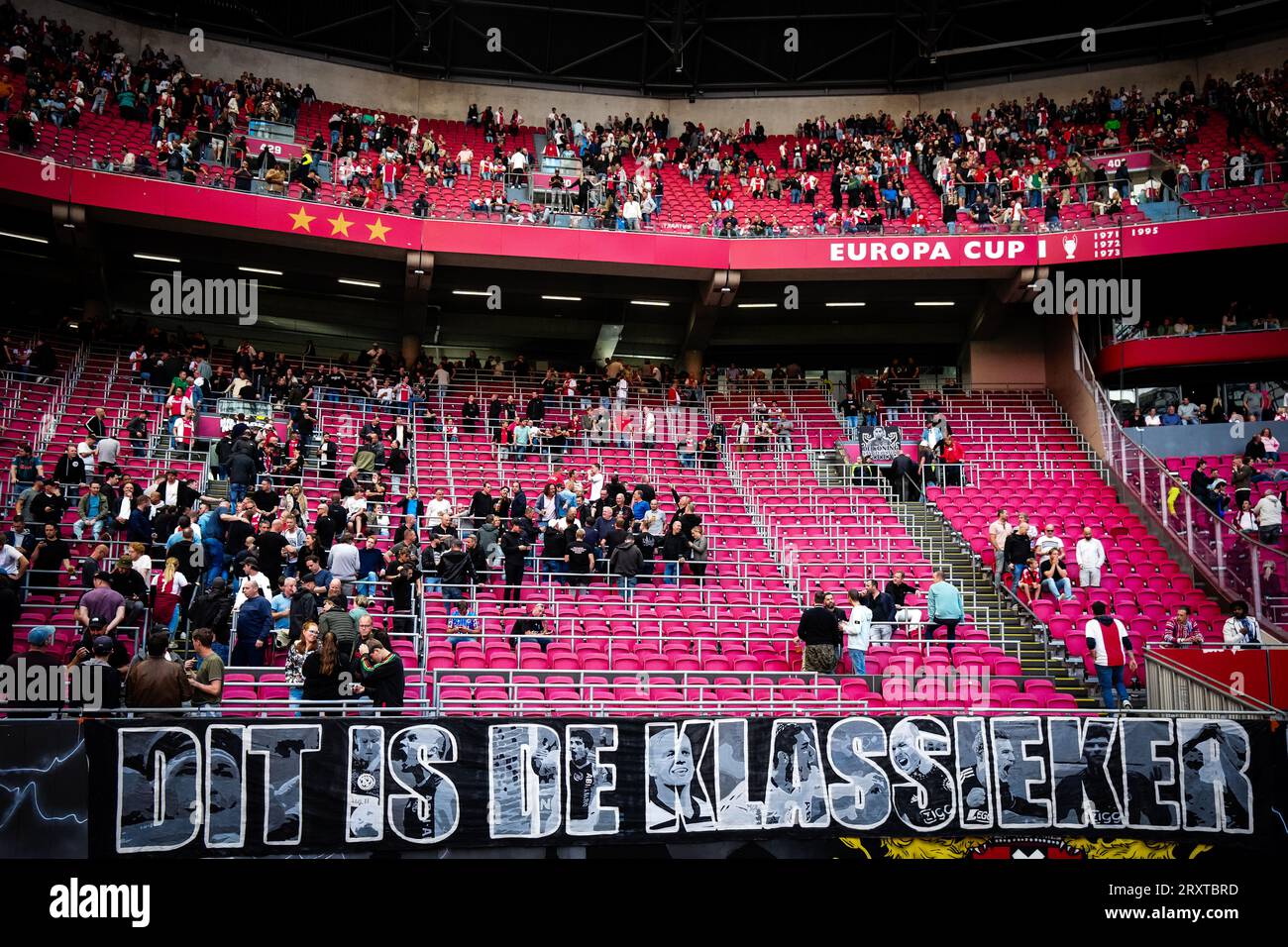Amsterdam - supporters de l'Ajax après le match d'Eredivisie entre Ajax ...