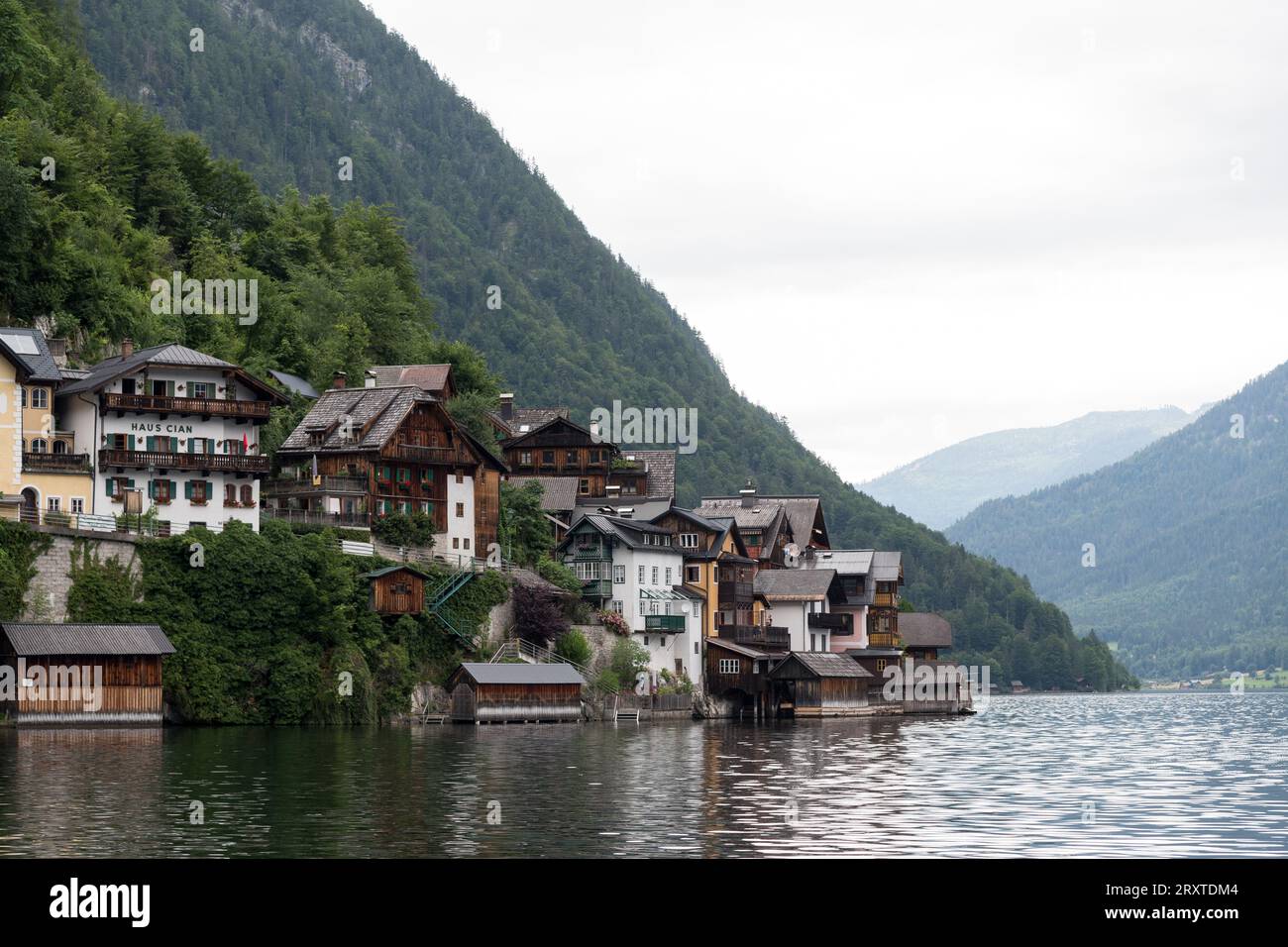 Hallstatt belle maison Banque de photographies et d’images à haute ...