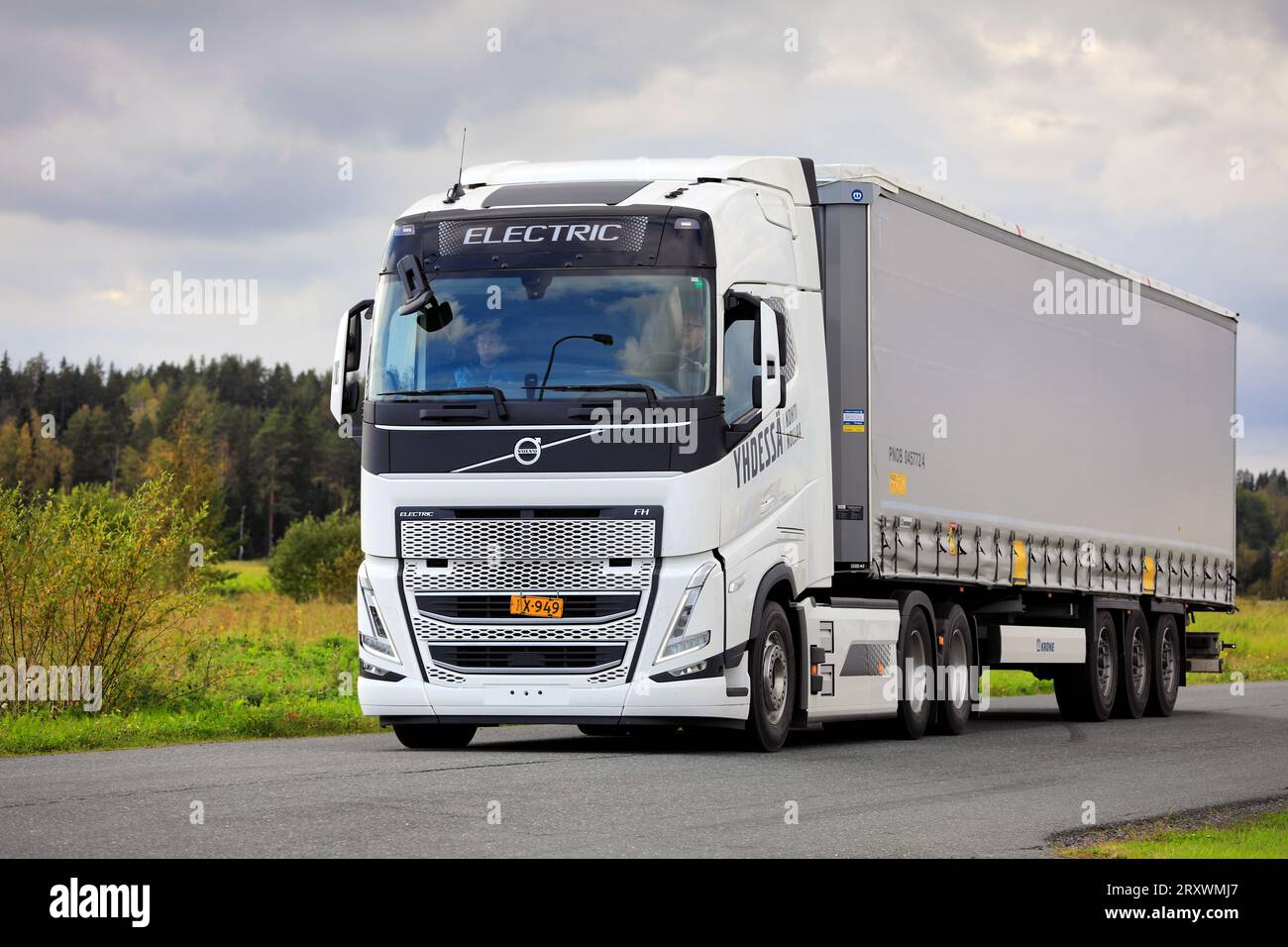 Volvo Trucks Finland présente le camion semi-conducteur Volvo FH ...