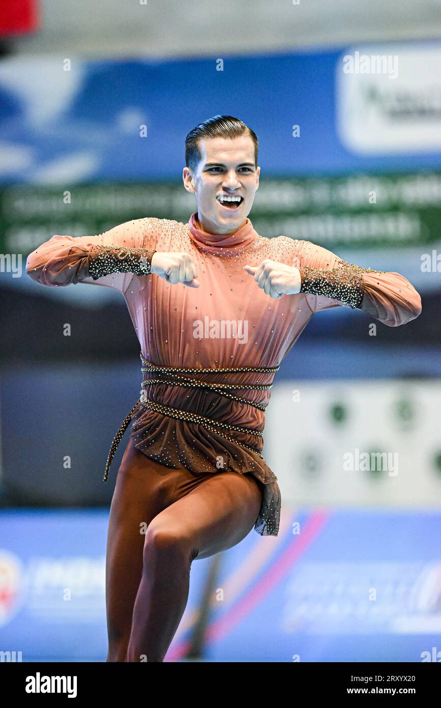 Pau GARCIA (ESP), lors du Senior Men, programme court, aux Championnats ...