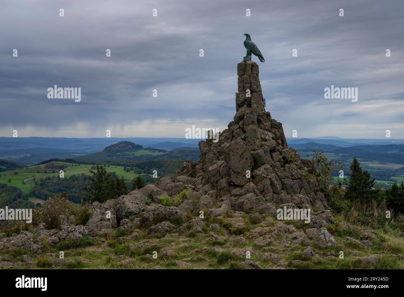 DAS Fliegerdenkmal auf der Wasserkuppe BEI Gersfeld Landkreis Fulda im ...