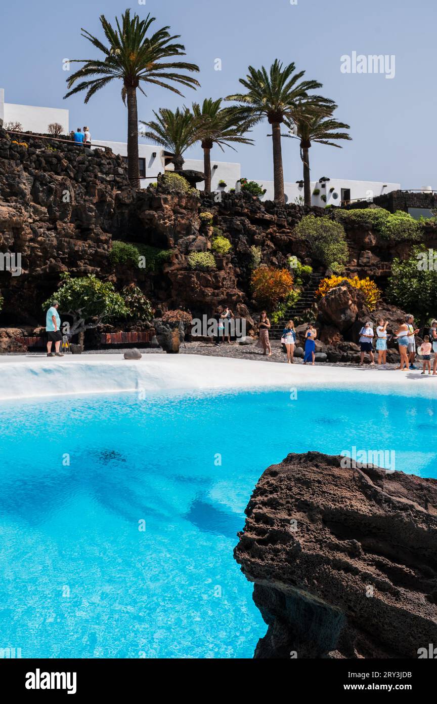 Jameos del Agua est une série de grottes de lave et un centre d'art, de ...