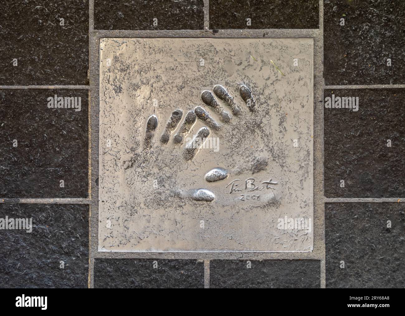 L'empreinte de main du célèbre cinéaste, artiste et écrivain américain ...