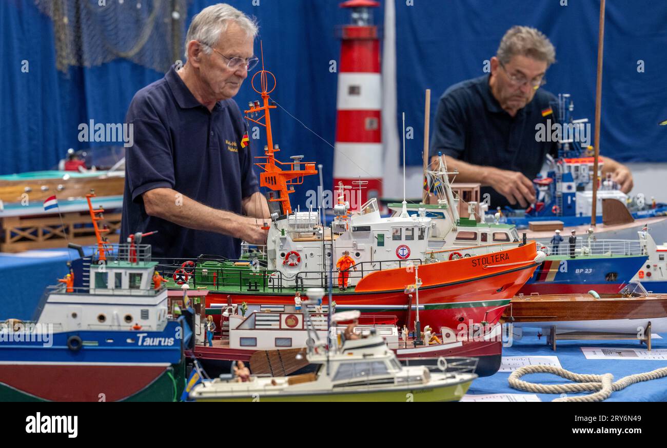 29 septembre 2023, Saxe, Leipzig : Karl-Heinz Heidrich (l) et Frank ...
