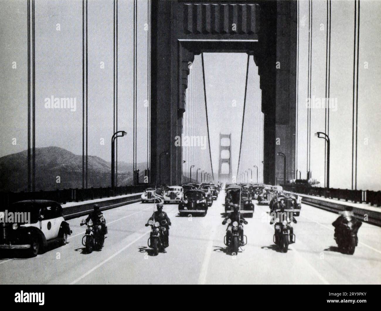 Black and white golden gate bridge Banque de photographies et d’images ...