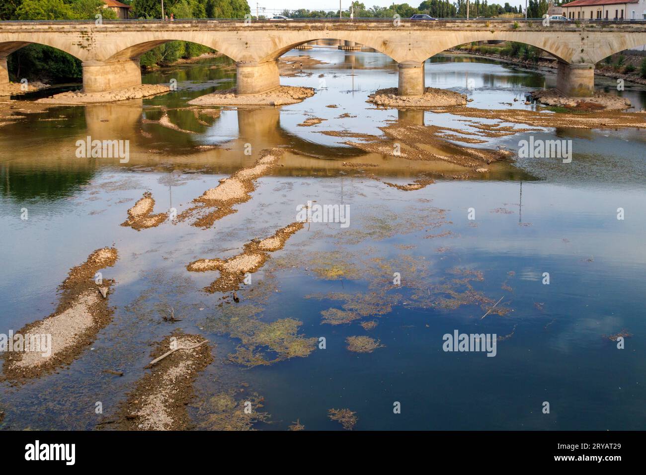 Niveau anormalement bas de la rivière Orb pendant les périodes de ...