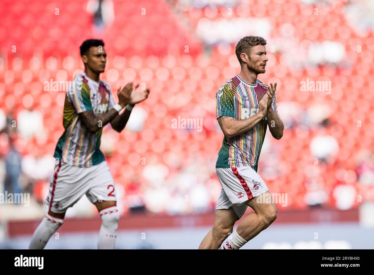 Koeln, Deutschland. 30 septembre 2023. Florian Kainz (1. FC Koeln, #11) applaudiert beim Warm Up ...