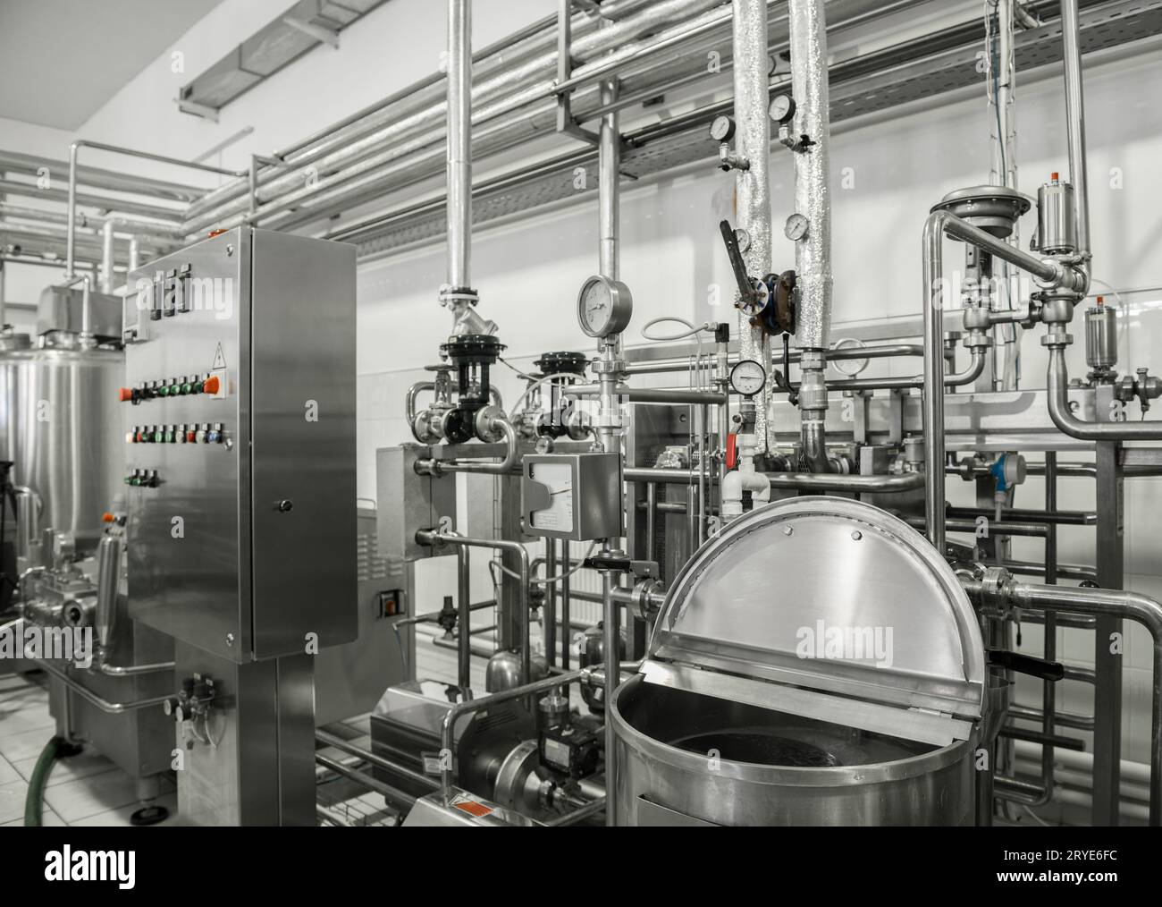Usine de pasteurisation du lait Banque de photographies et d’images à ...