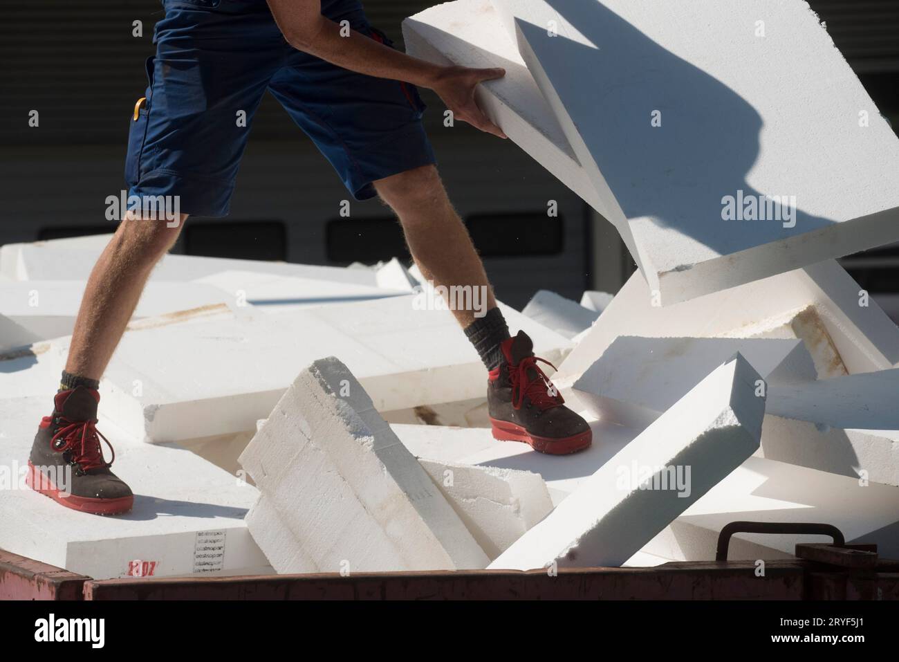 Styrofoam insulation Banque de photographies et d’images à haute ...