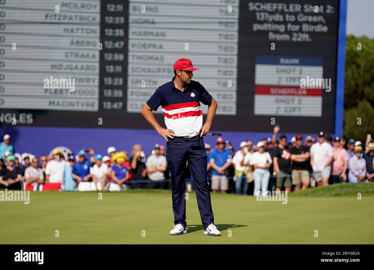 L'américain Scottie Scheffler sur le 1e green lors de son match en ...