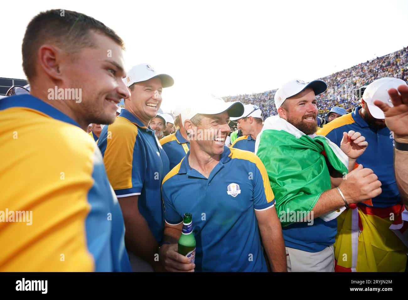 Rory McIlroy, membre de l'équipe Europe, célèbre la victoire de l ...