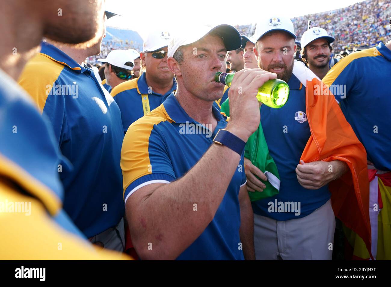 Rory McIlroy, membre de l'équipe Europe, célèbre la victoire de l ...