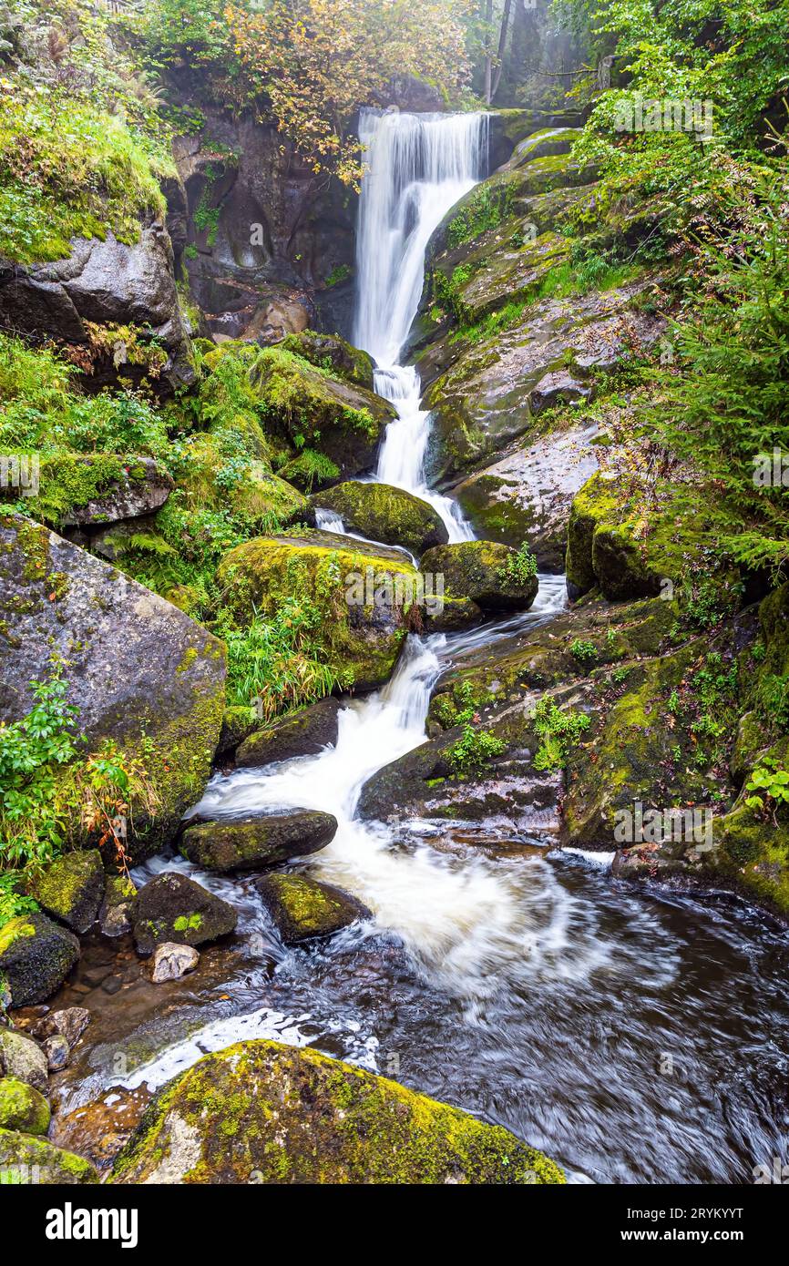 Magnifique cascade Banque de photographies et d’images à haute ...
