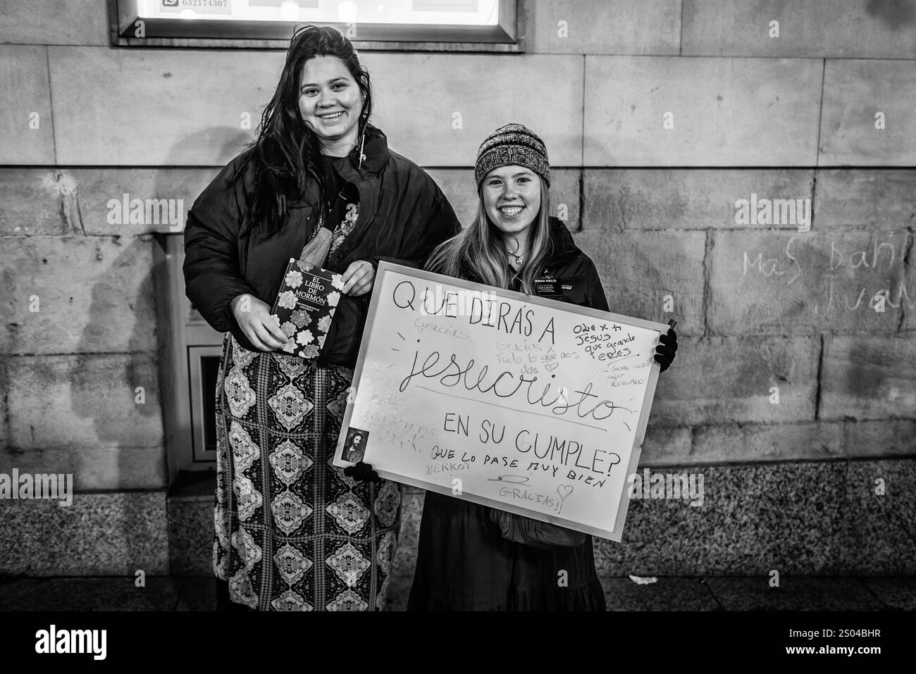 Logrono, la Rioja, Espagne. 24 décembre 2024. L’image montre deux ...