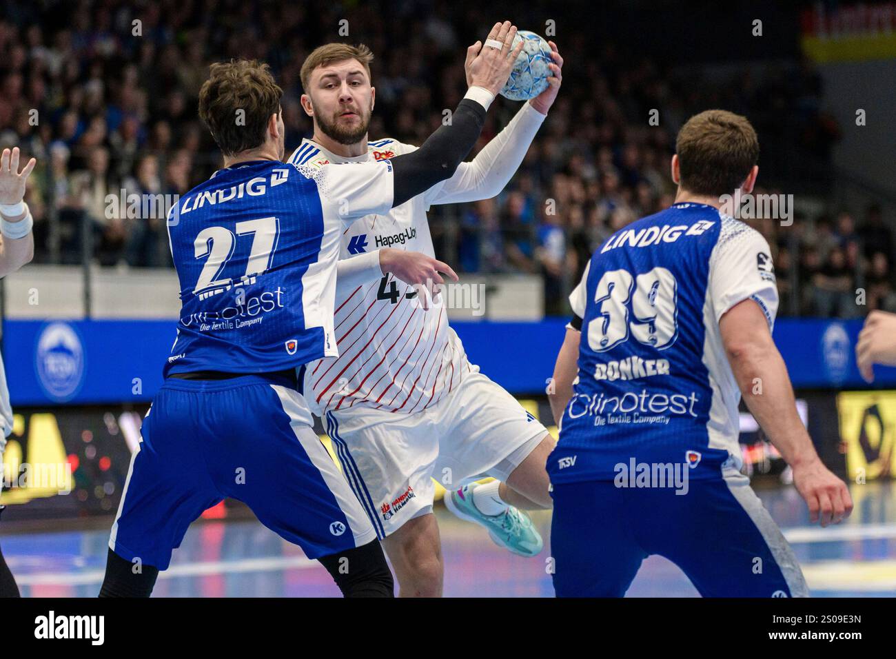 Eisenach, Deutschland. 26 décembre 2024. Philipp Meyer (ThSV Eisenach, #27), Malte Donker (ThSV ...