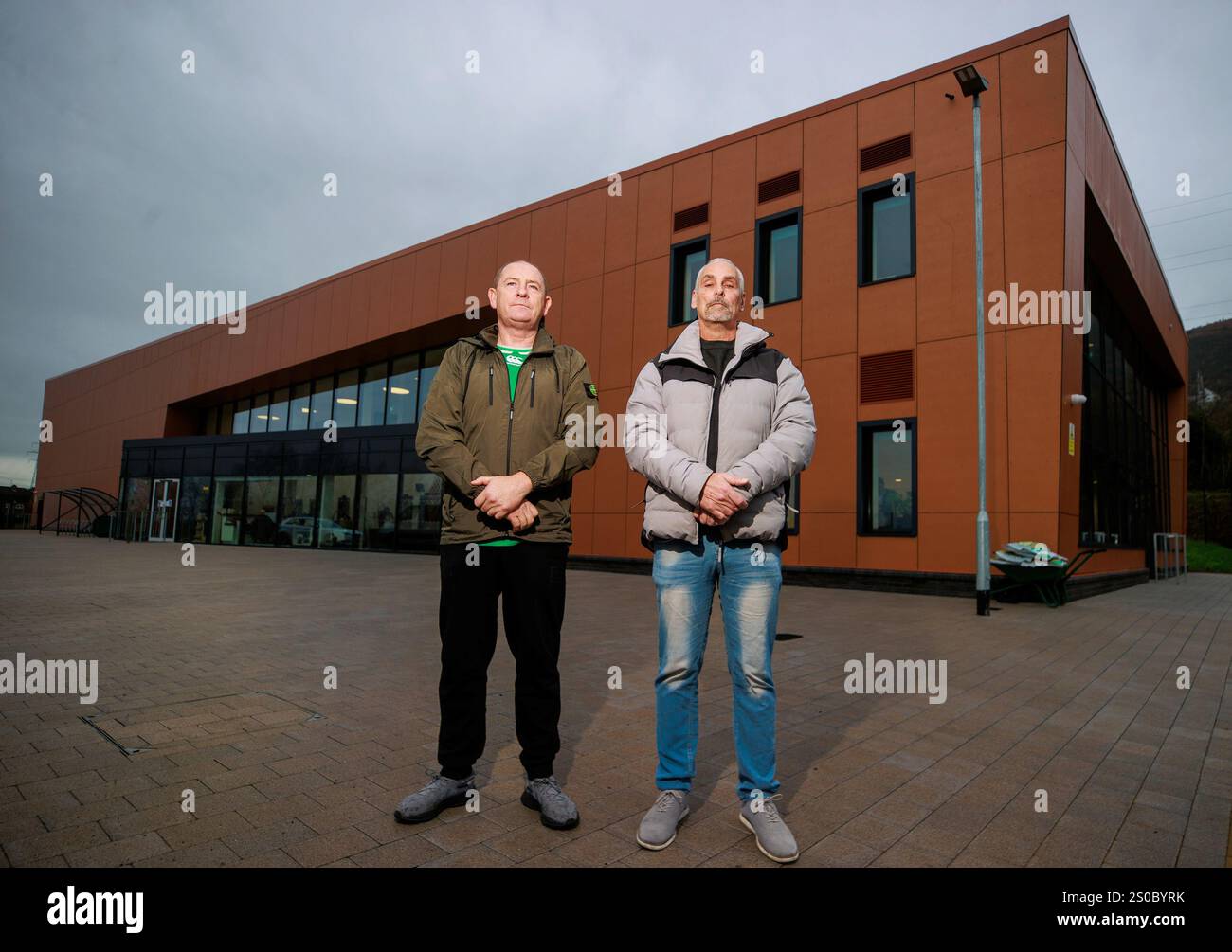 Ancien républicain Patrick ???Muck??? Muckian (à gauche) et le ...