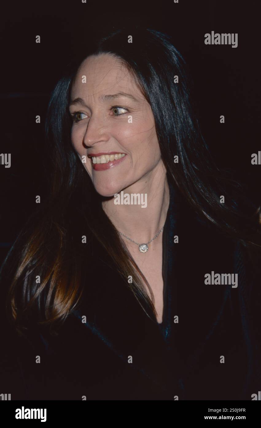 Olivia Hussey assiste à la réception de mariage de Liza Minnelli et ...